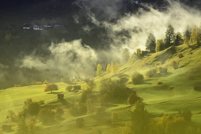 13 Natural Signs Of A Bad Winter To Come (Winter Folklore)