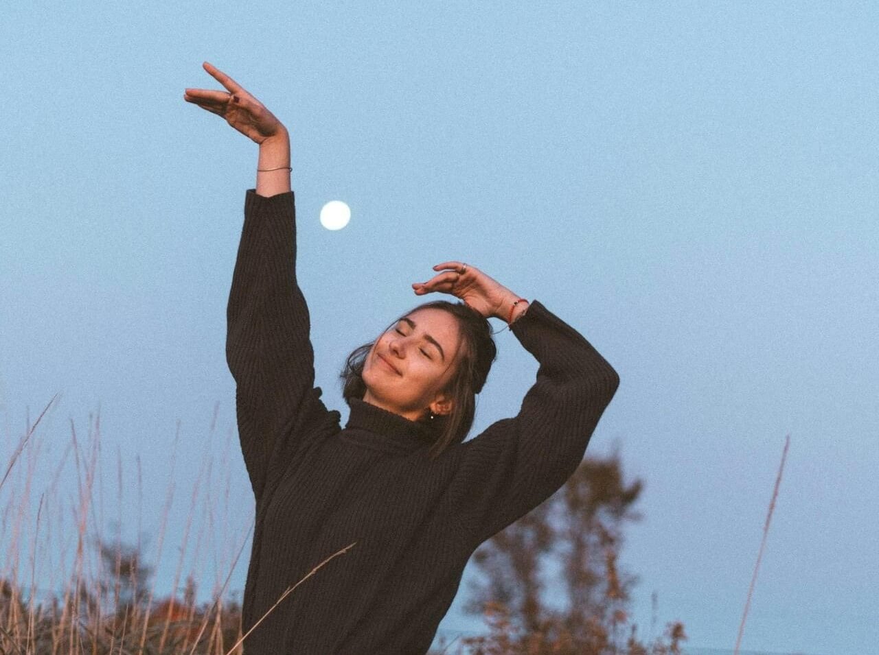 When to Cut Your Hair for Growth Based on the Moon's Phases